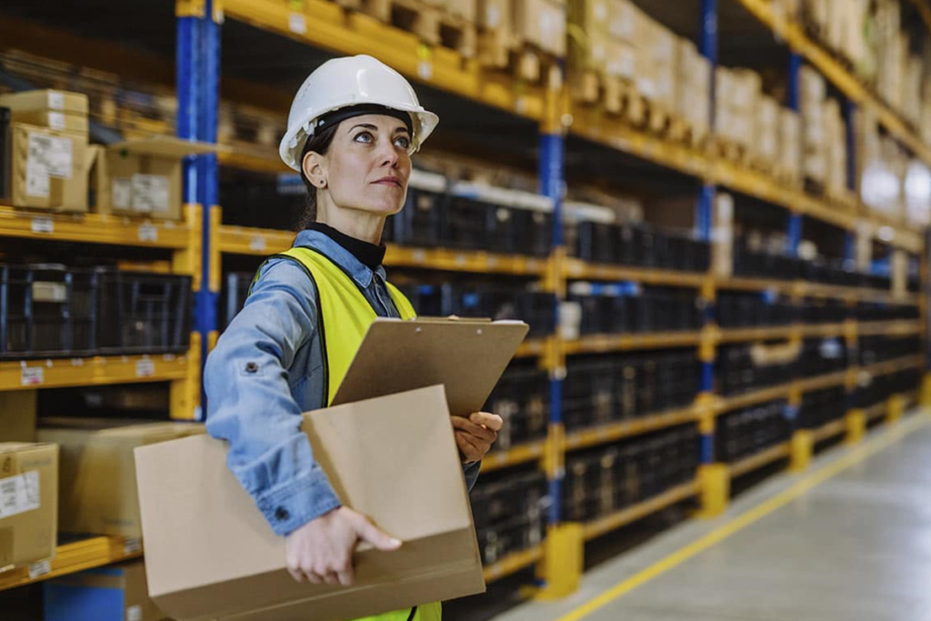 AUXILIAR DE ALMACÉN PARA ORGANIZACIÓN Y CONTROL DE INVENTARIO